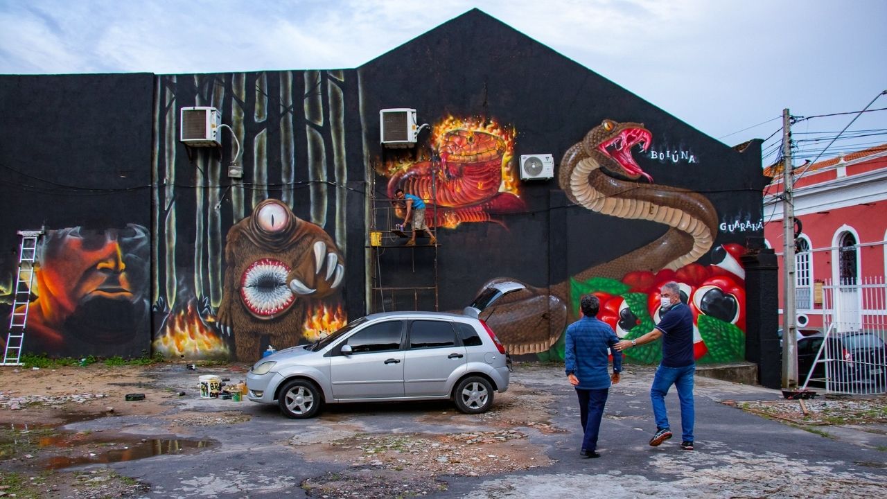 Mural no Centro de Manaus retrata Curupira da série 'Cidade Invisível ...