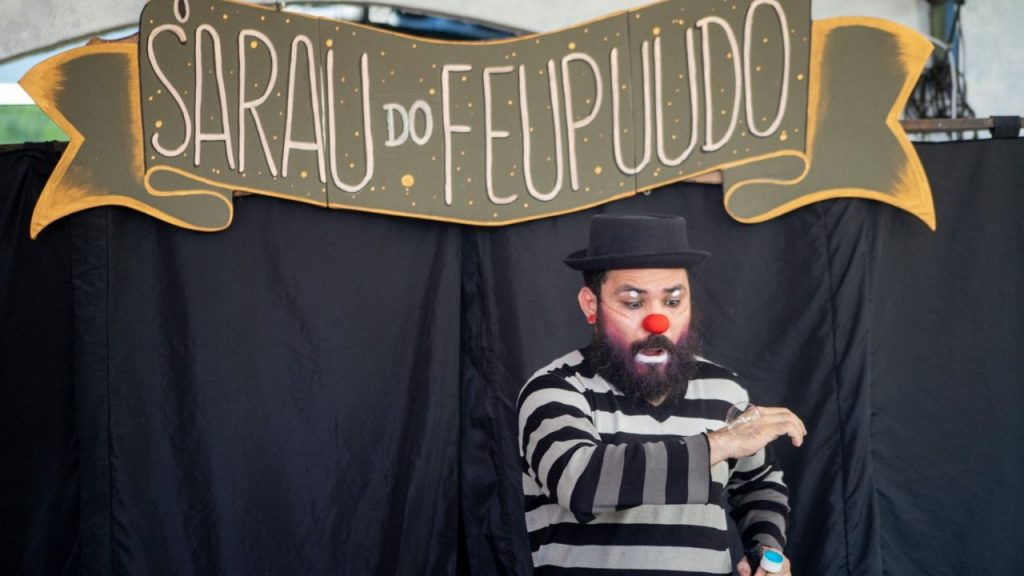 Projeto ‘Arte Escola’ apresenta ‘O Sarau do Feupuudo’ na Zona Leste de ...